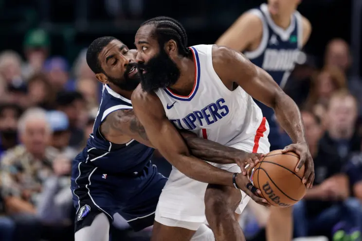 The Dallas Mavericks defeat the Los Angeles Clippers in Game 5 with an ...